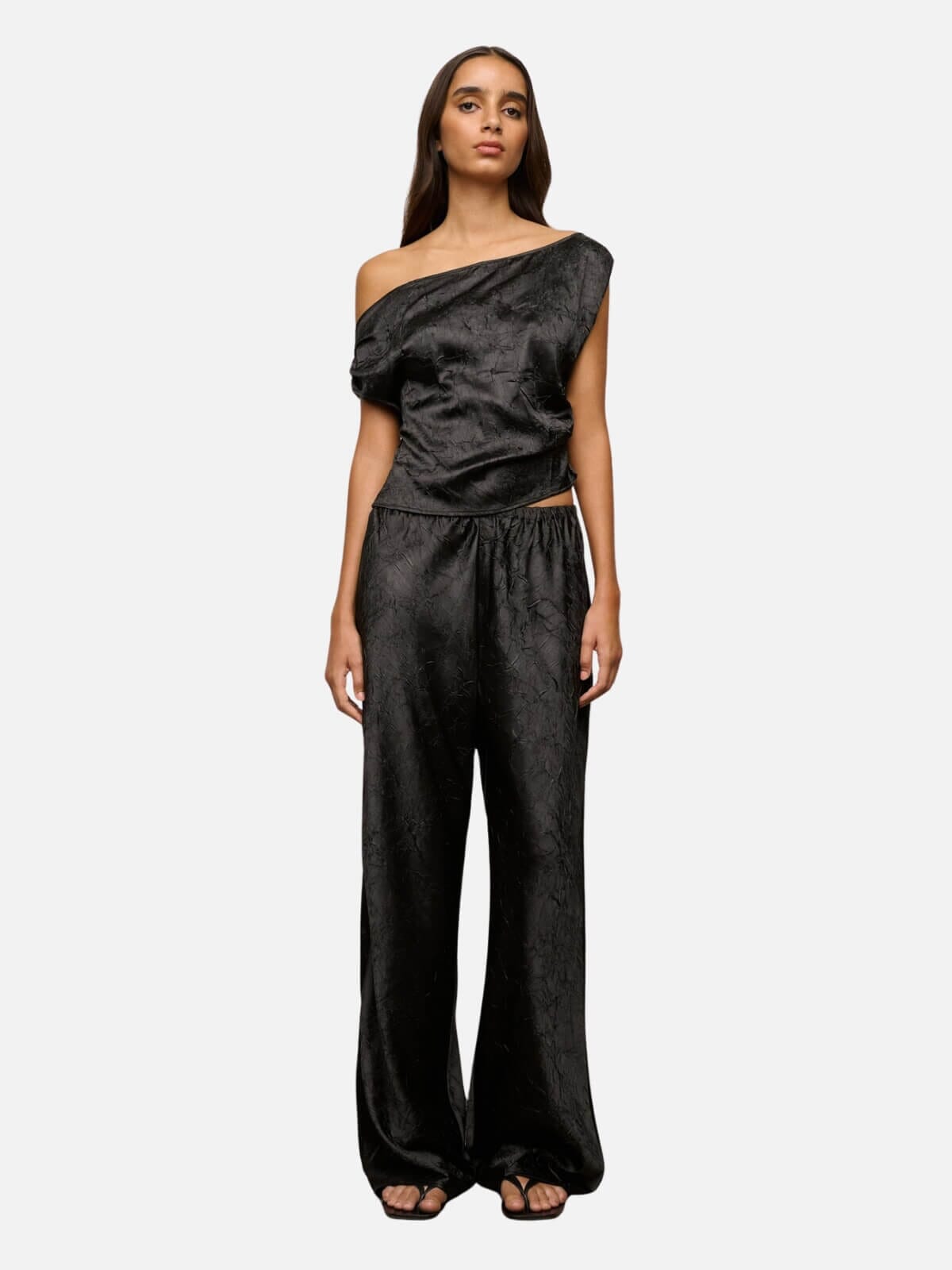 One Of Others | Jaques Top - Black | Perlu